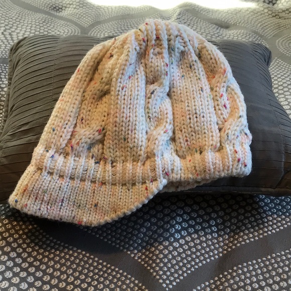 Accessories | Very Cute Warm Cap Creme Colored | Poshmark